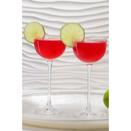 Get Nostalgic With These '90s Cocktails Making a Comeback