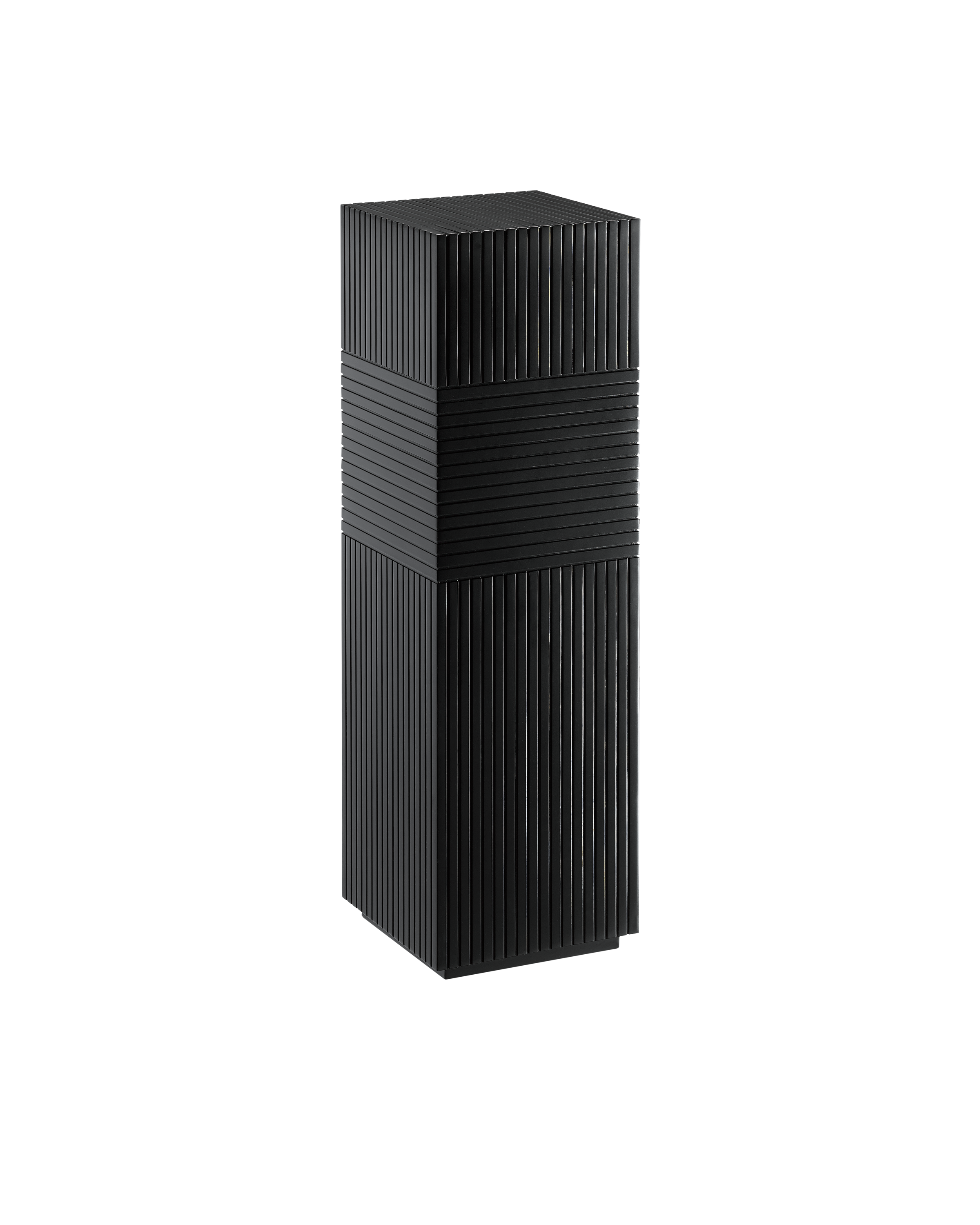 Odense Black Pedestal