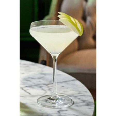 Get Nostalgic With These '90s Cocktails Making a Comeback