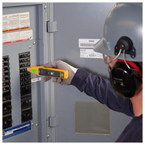 Fluke FLUKE-BK120 Fluke BK120 SmartTrace™ Breaker Finder | Graybar Store