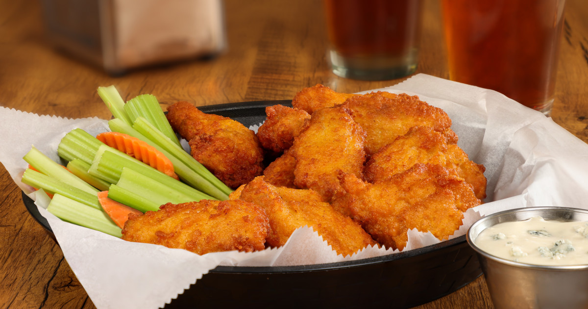 Spicy Breaded Large Wing Zings 2/7.5# Fully Cooked - Pilgrim's Foodservice