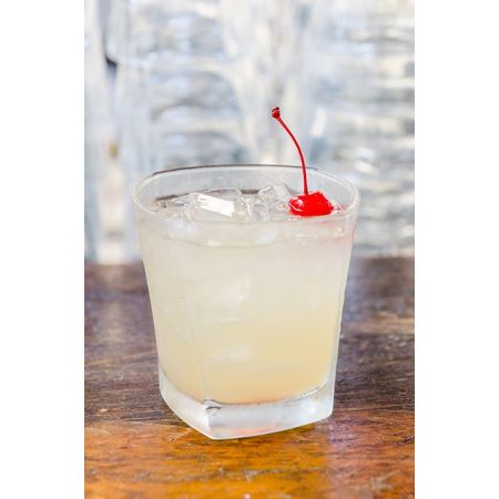 Get Nostalgic With These '90s Cocktails Making a Comeback