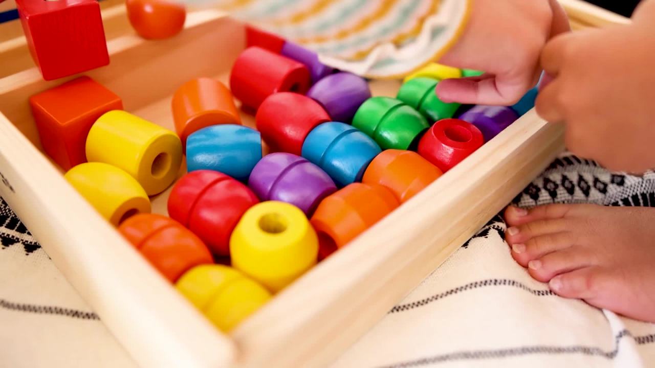 Melissa & Doug Bead Sequencing Set, 46 Wooden Beads, 5 Pattern Boards ...