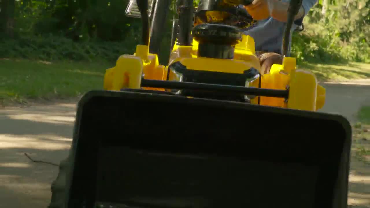 CAT Tractor Bull Dozer, Digger, Ride-On Toy by Kid Trax, yellow ...