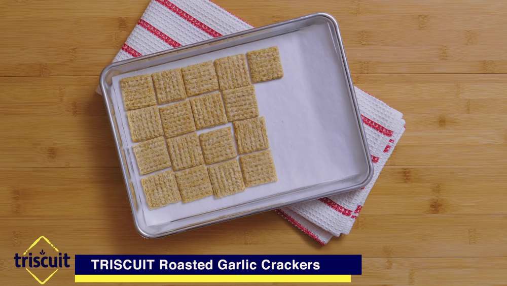 Triscuit Roasted Garlic Whole Grain Wheat Crackers, 8.5 oz - Walmart.com