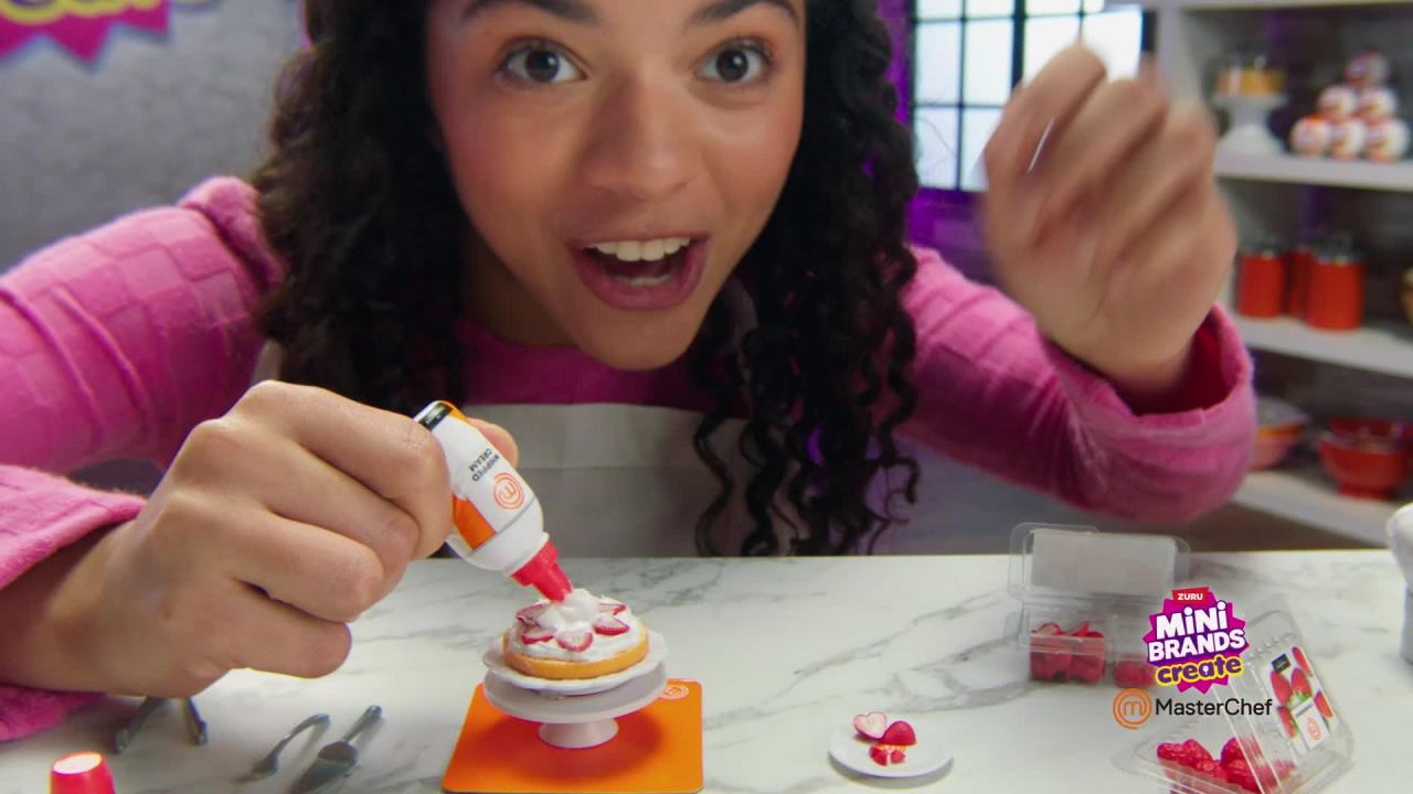 MB MasterChef Mini Brands Surprise Mystery Pack with Random Figure and ...