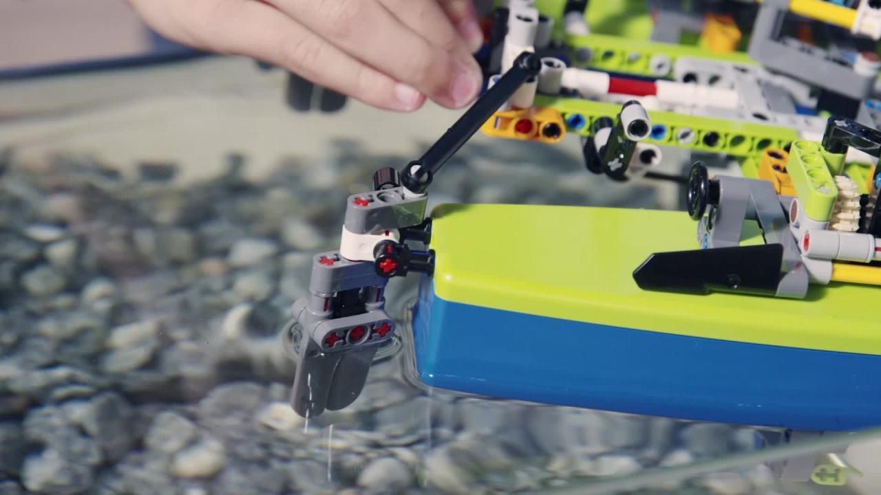 LEGO Technic 42105 Catamaran Sailboat Building Set, Speed Boat Model ...