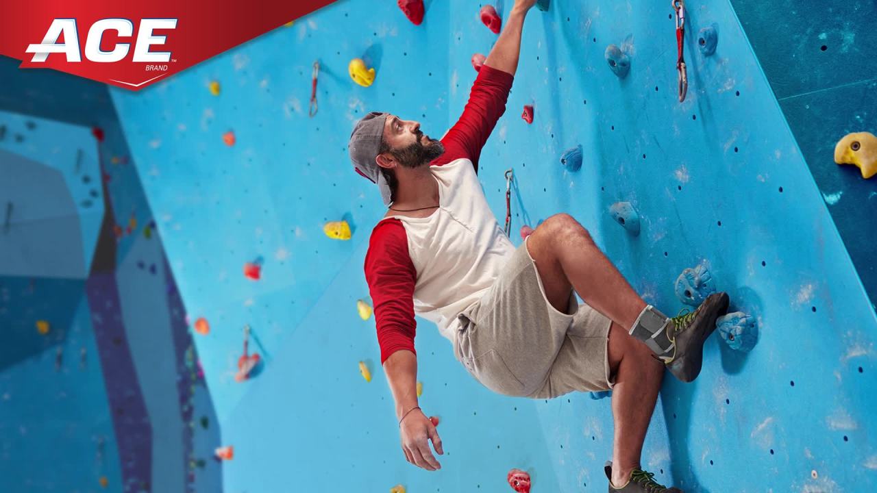 ACE Brand Adjustable Hinged Knee Brace, Black/Gray, 1 Brace HSA/FSA ...