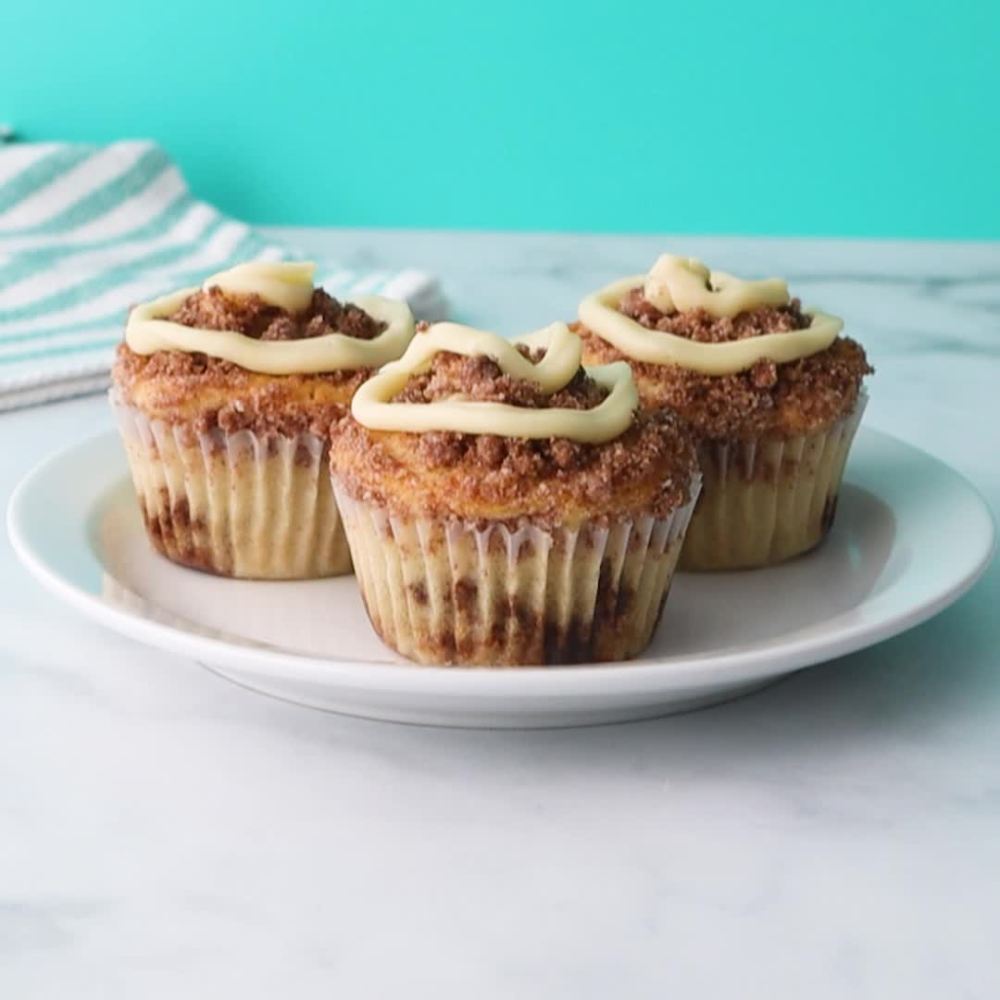 Duncan Hines Epic Cinnabon Bakery Inspired Muffin Kit, 32.42 oz ...